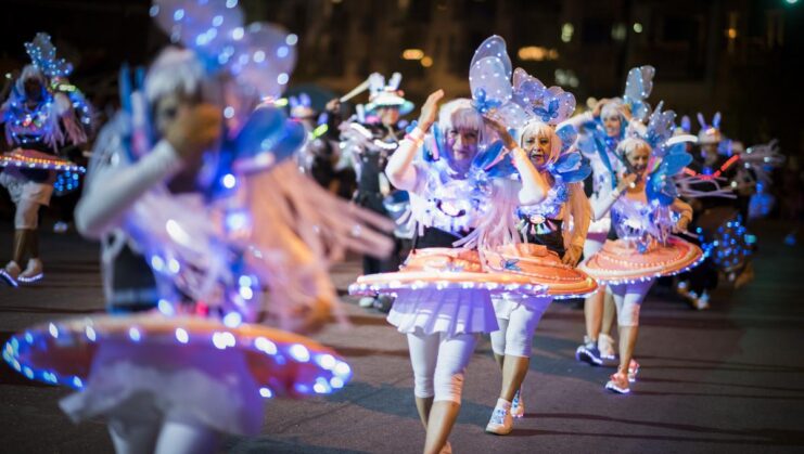 28apr Fiesta Flambeau® Parade - 70th anniversary - Fiesta SA