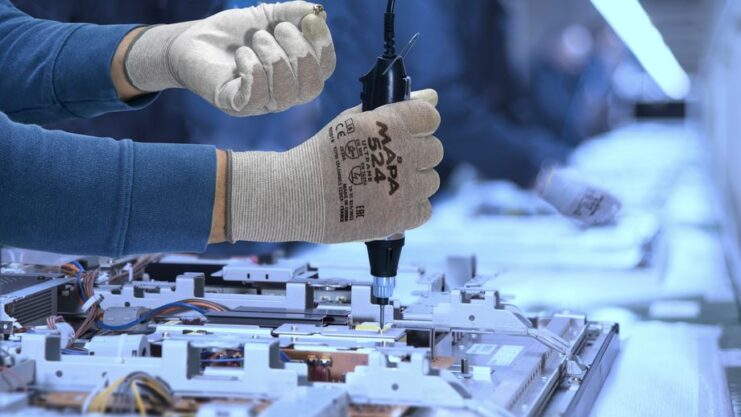 Nitrile Gloves and ESD Protection: Preventing Electrostatic Discharge ...