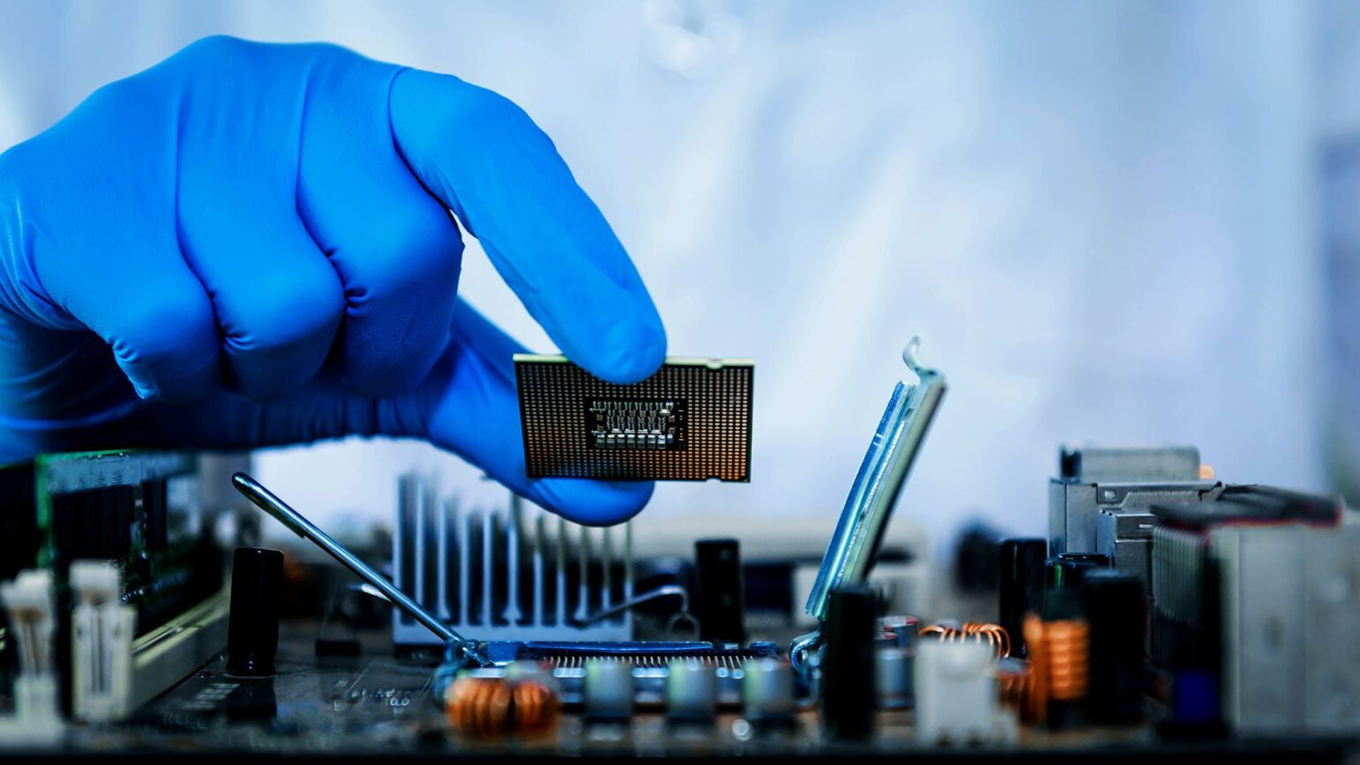 Nitrile Gloves and ESD Protection: Preventing Electrostatic Discharge ...